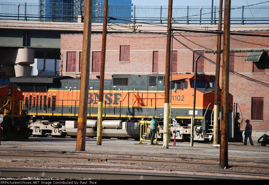 BNSF 1102